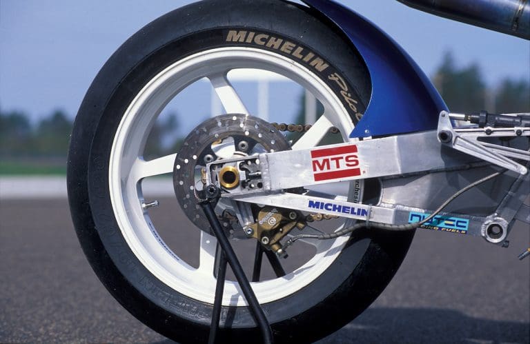 TULARIS 800 - Australian Motorcycle News