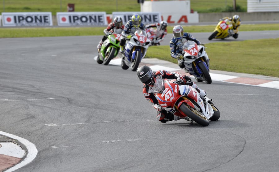 Wayne Maxwell leads Robbie Bugden, Cru Halliday and Sean Condon at ...