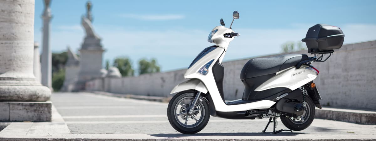 YAMAHA IS D'ELIGHT AT THE END OF YOUR BUDGET COMMUTER TUNNEL ...