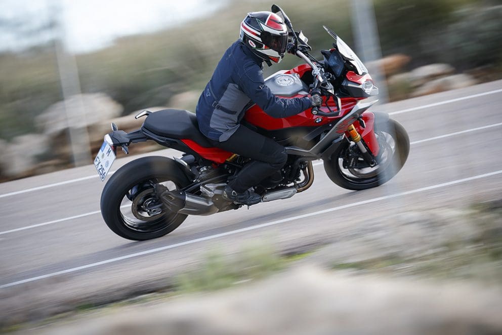 PARALLEL UNIVERSE: 2020 BMW F 900 R & F 900 XR - Australian Motorcycle News