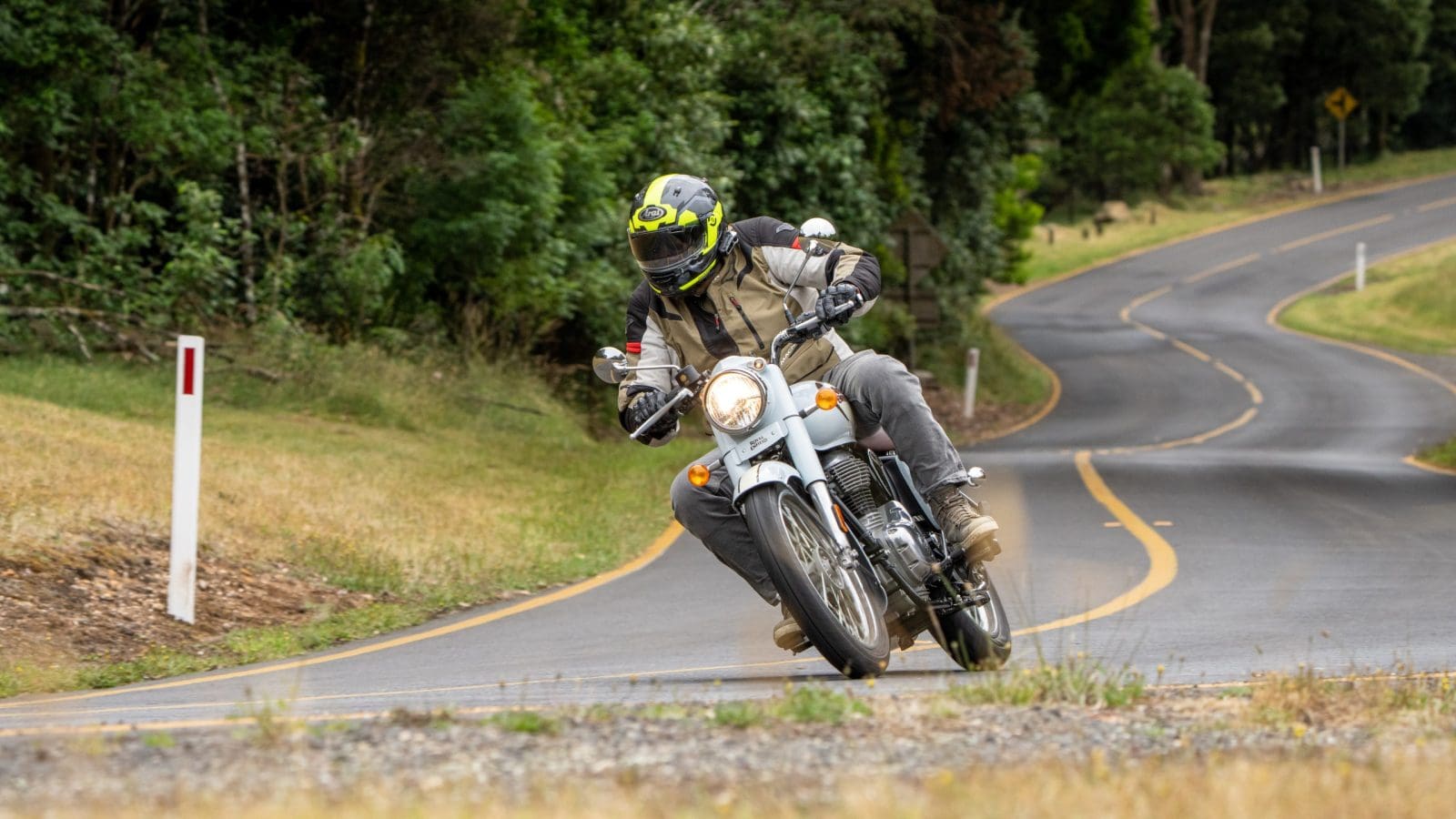 MDP03098 - Australian Motorcycle News