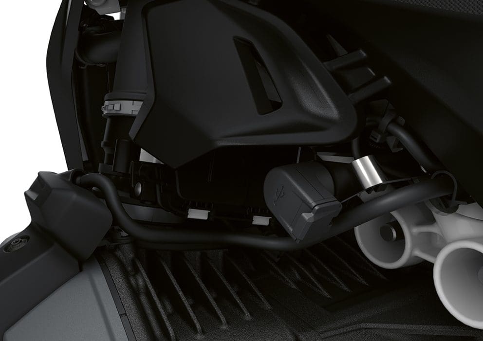 2023 BMW R 1250 R SPORTS TOURER - Australian Motorcycle News