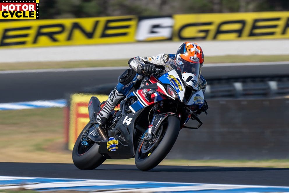 WATERS SMASHES THE ISLAND - Australian Motorcycle News
