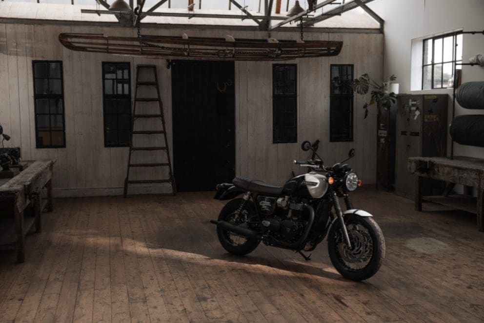 TRIUMPH UNVEIL NEW LIMITED EDITION DGR BONNEVILLE T120 - Australian ...