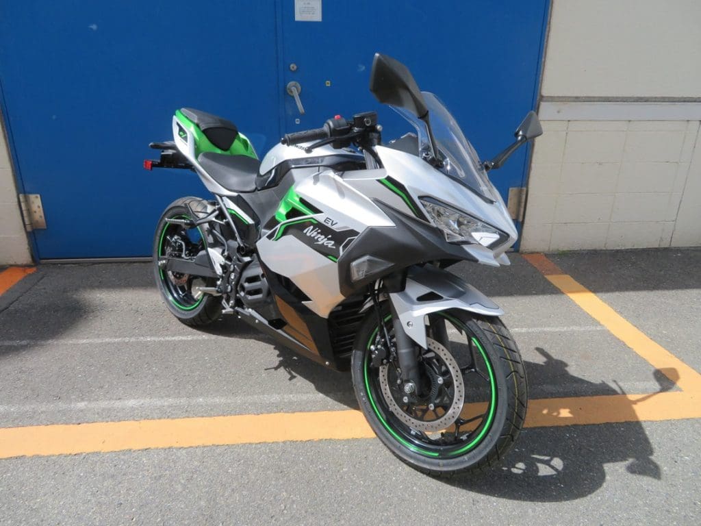 KAWASAKI NINJA E-1 AND Z E-1 EMERGE - Australian Motorcycle News
