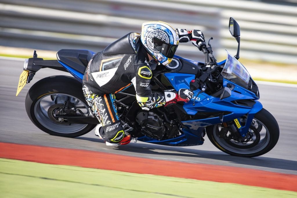 SUZUKI GSX-8R - Australian Motorcycle News