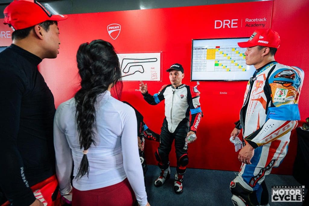 ULTIMATE RIDING EXPERIENCE | Ducati Panigale V4 S - Australian ...